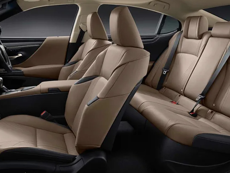 Lexus ES Airport Transfer Melbourne with Meet & Greet